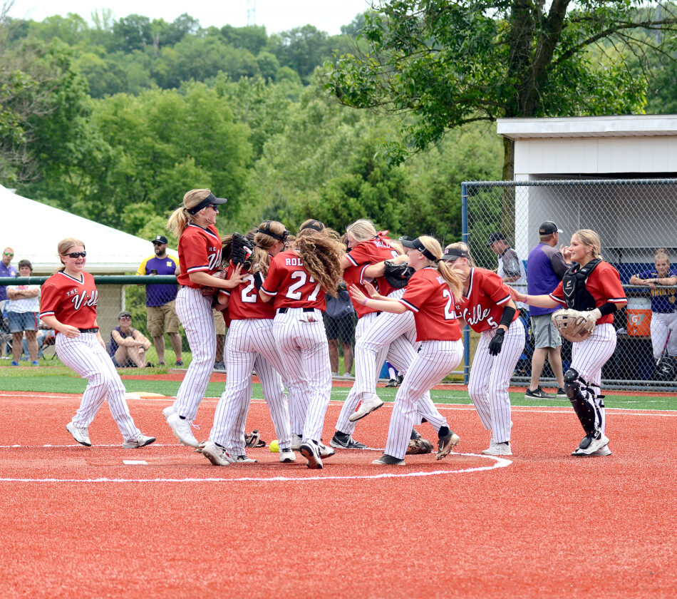 Big Red softball captures first regional title | News, Sports, Jobs ...